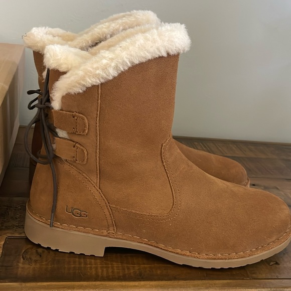 UGG | Shoes | New Uggs Size Womens 1 Also Have A Size 1 | Poshmark